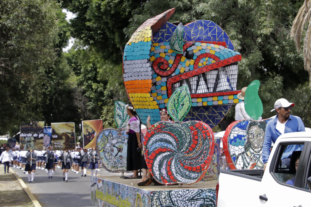 Así se vivió el desfile de la Batalla del 5 de mayo en Puebla - Cinco Radio