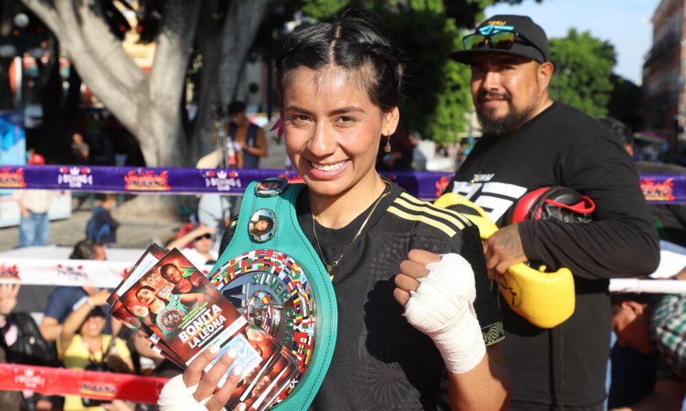 Gaby “La Bonita” Sánchez realiza entrenamiento en el Zócalo previo a su defensa del título ...